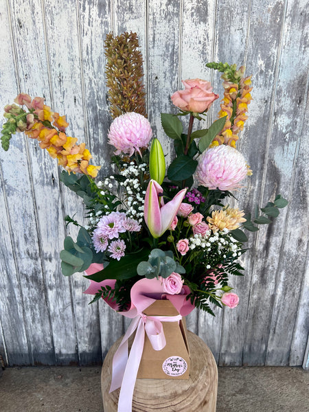 Medium Mod Vase Arrangement Pretty - $120 – Dotty Daisy Flowers