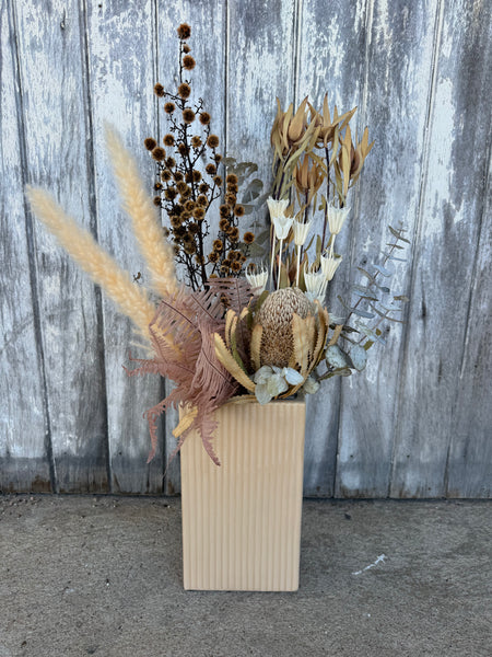 Native Delight – Dotty Daisy Flowers