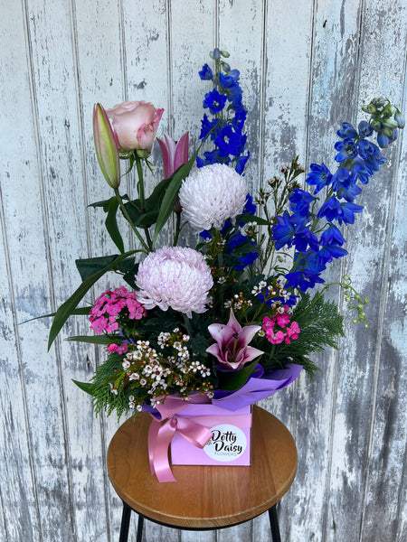 Mixed Box Arrangement Pretty - $100 – Dotty Daisy Flowers